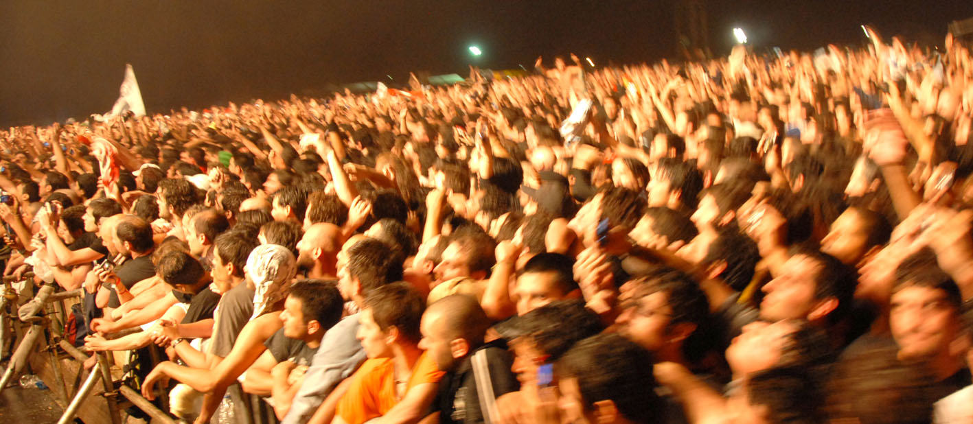 “El pogo más grande del mundo”: estrenaron un nuevo video del recital ...