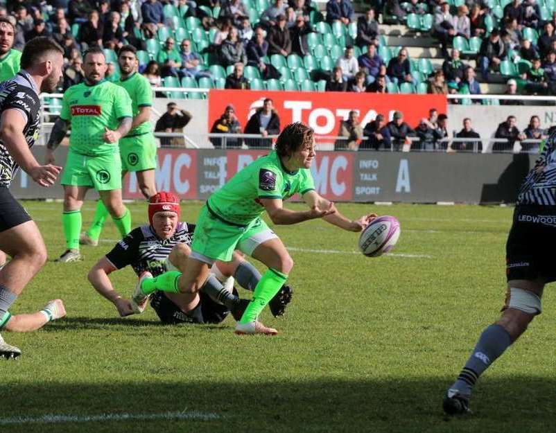 Victoria de Section Paloise con Ignacio Calles como titular