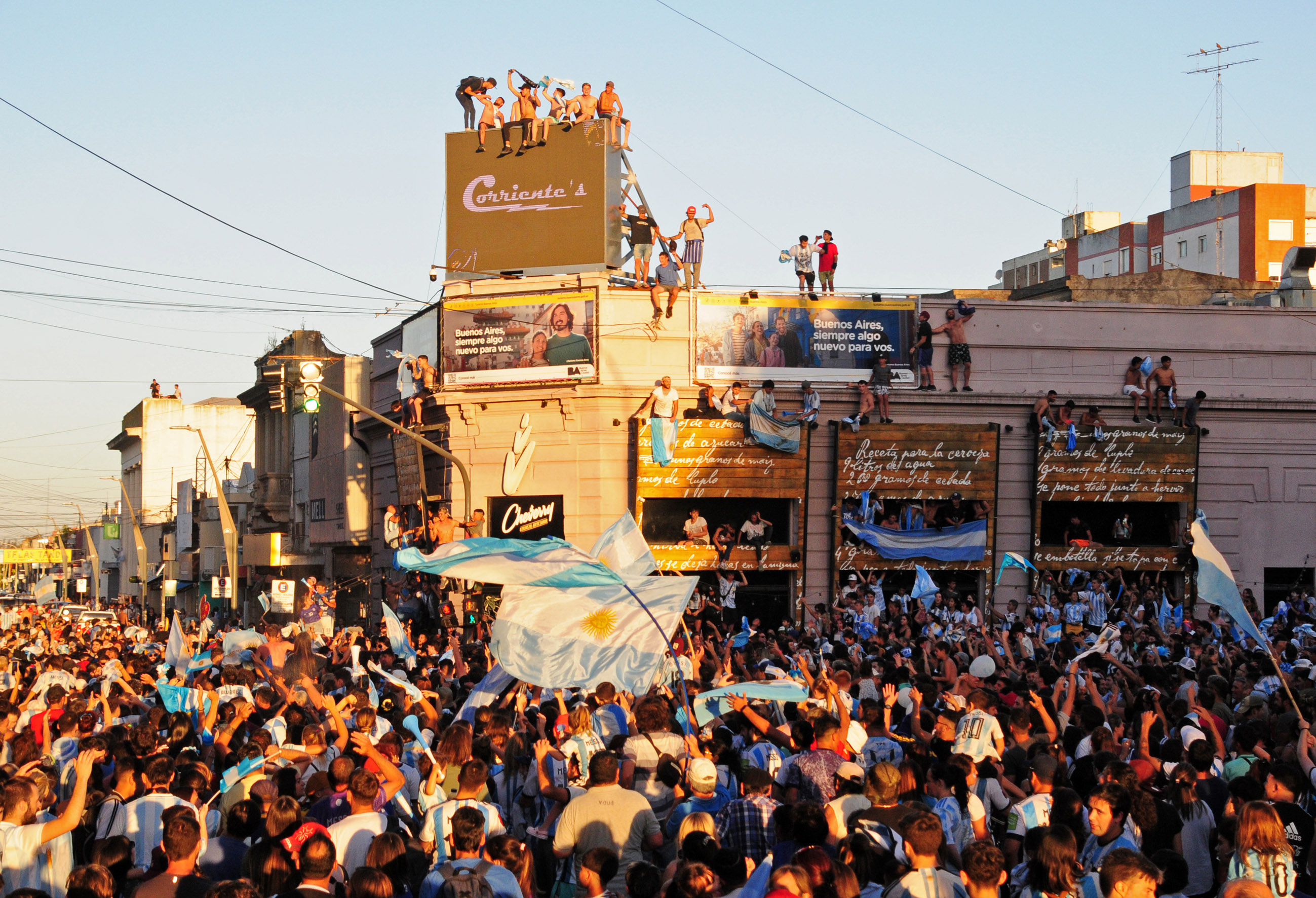 Las imágenes del festejo en Tandil del pase a la final del Mundial
