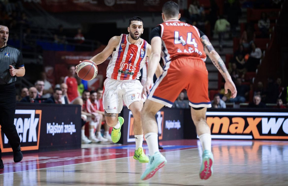 Campazzo debutó en Estrella Roja de Belgrado con un show de asistencias y fue ovacionado