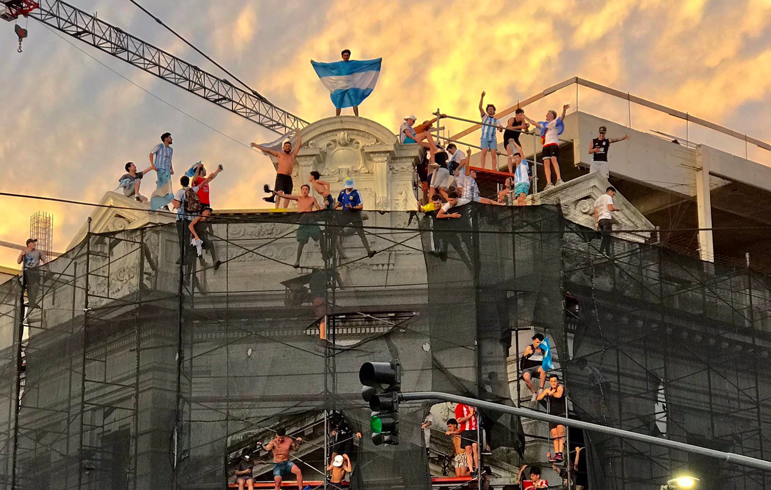 La foto del descontrolado festejo en Tandil que se volvió viral