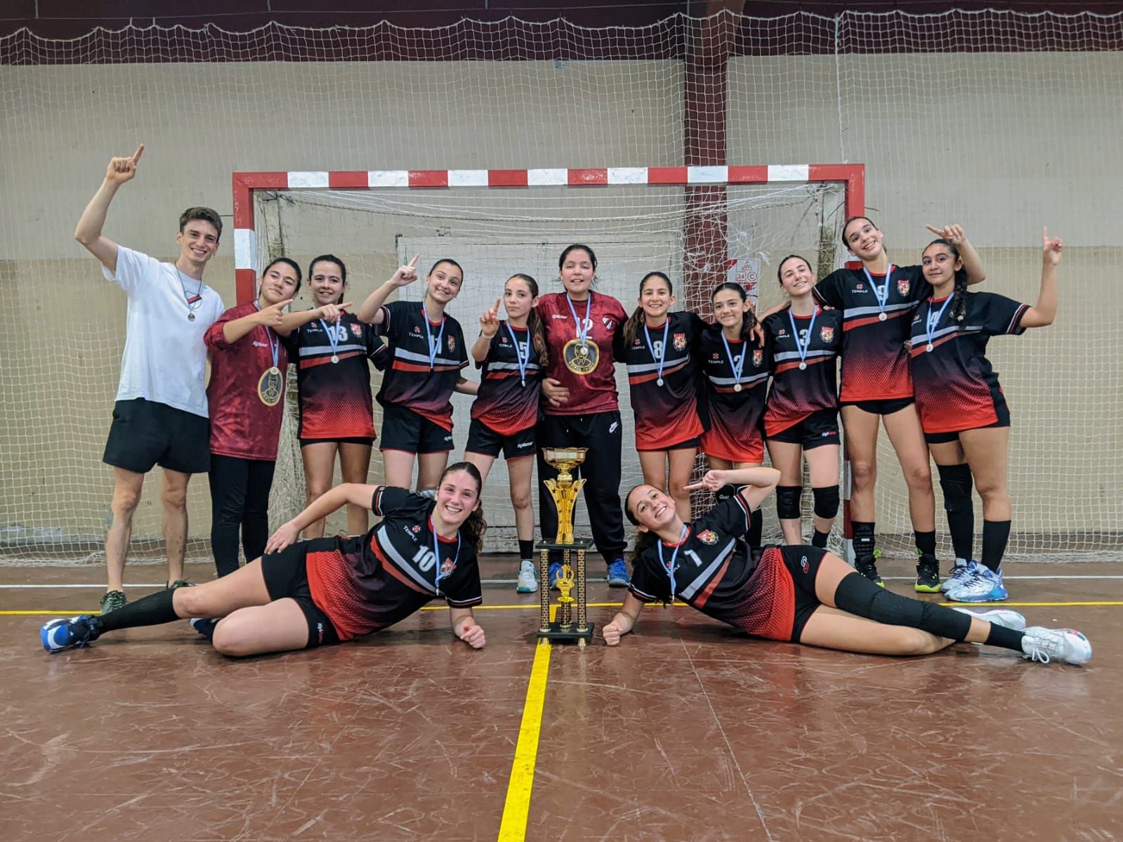Defensa logró tres títulos en el Súper 4 de handball