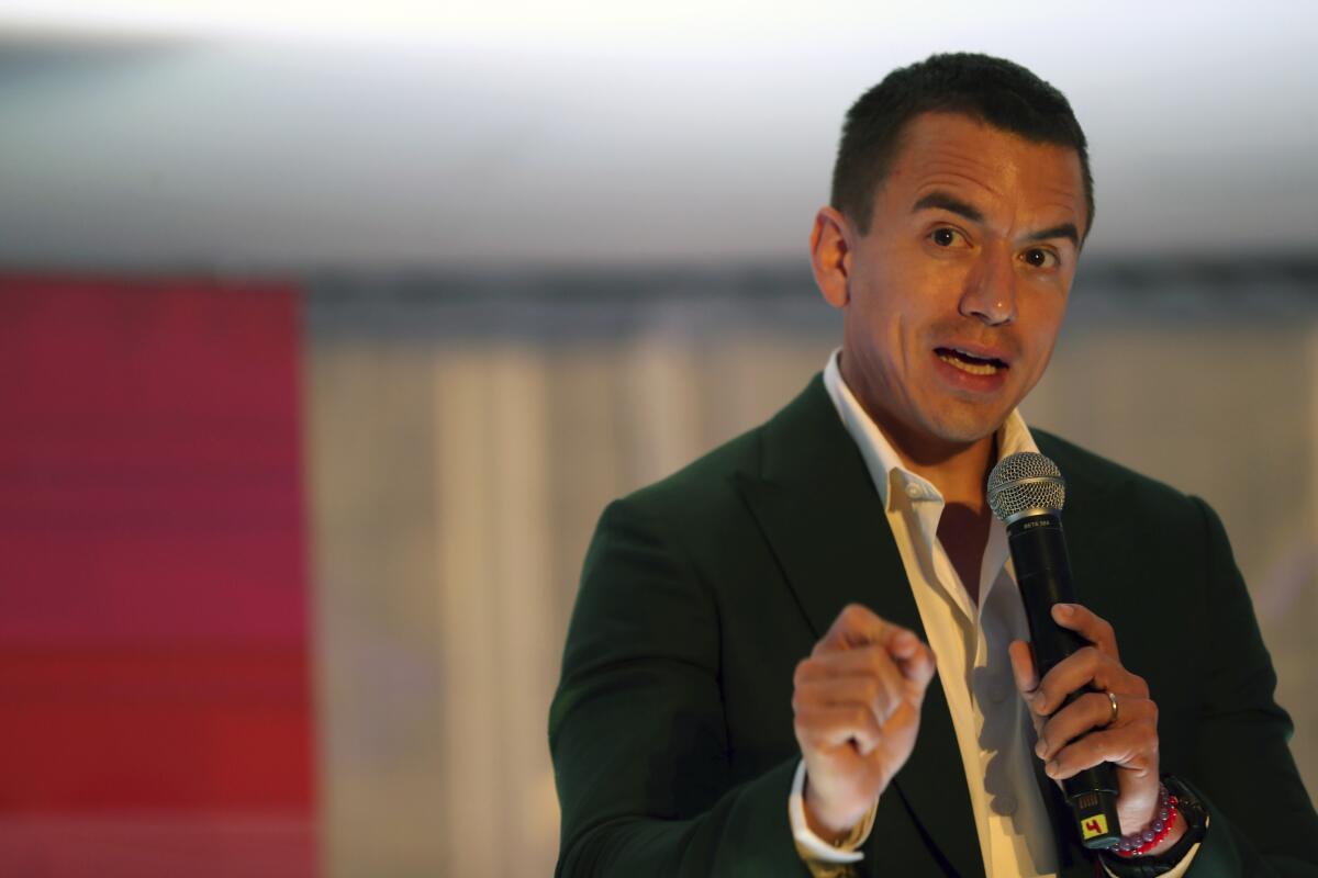 Ecuador: Noboa admite que el país necesita ayuda militar extranjera