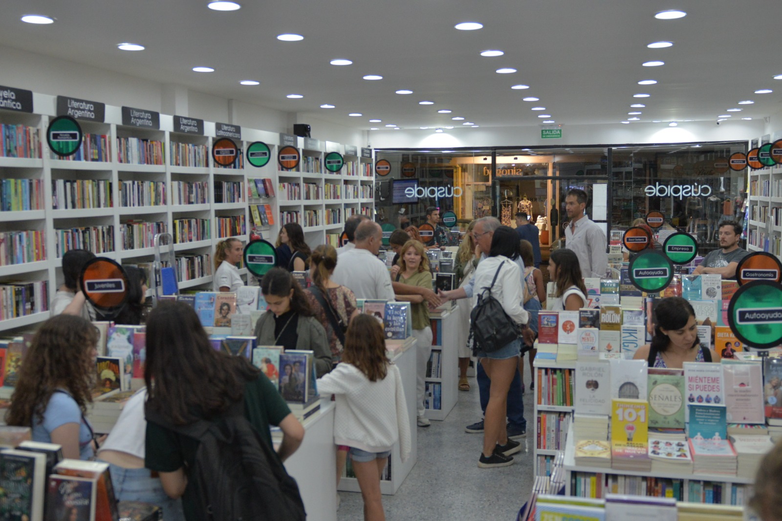 La tercera edición de la Noche de las Librerías fue un éxito