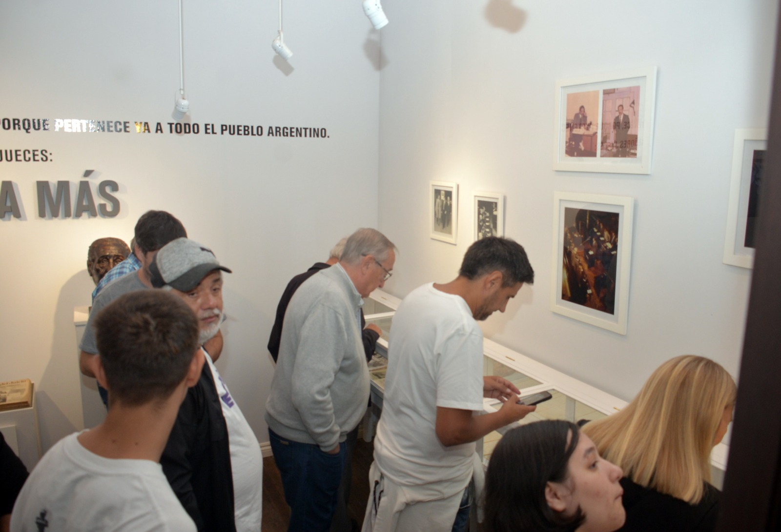 La UCR conmemoró el Día de la Memoria con la reinauguración de la Sala ...