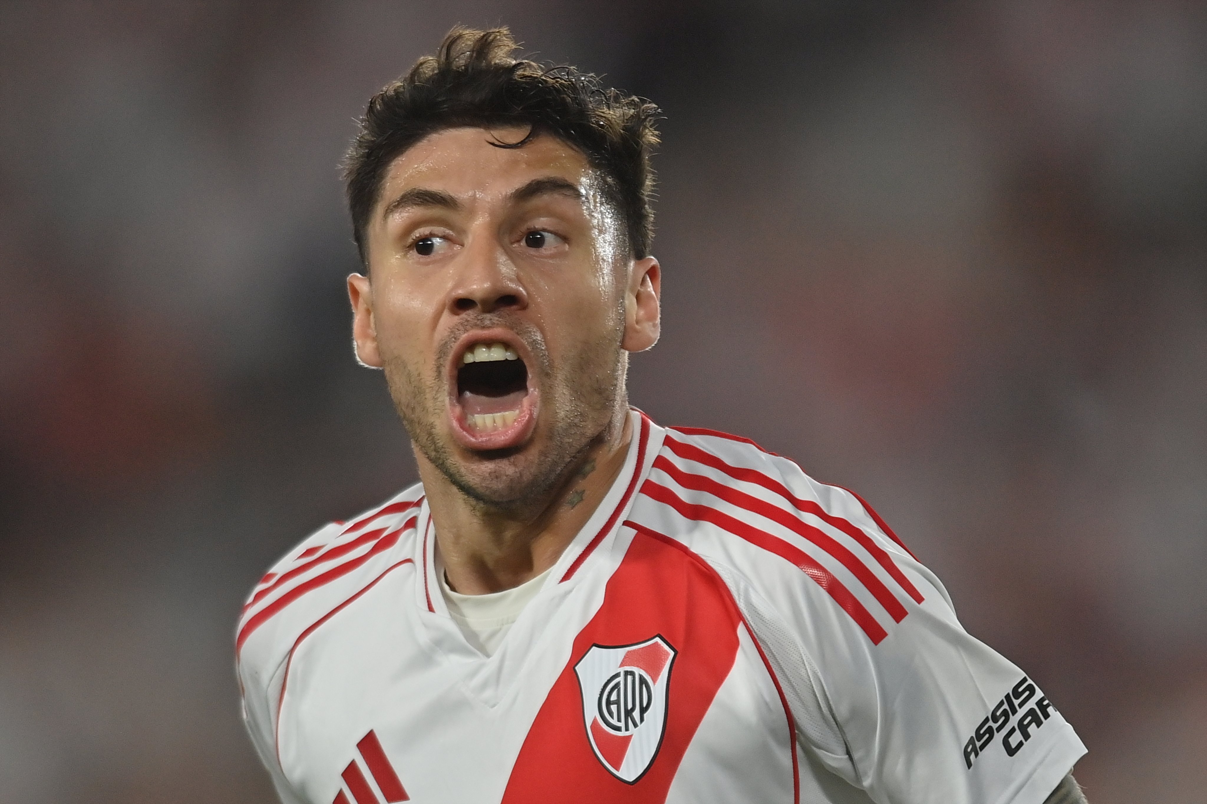 Cuando River no encontraba el camino, apareció Montiel