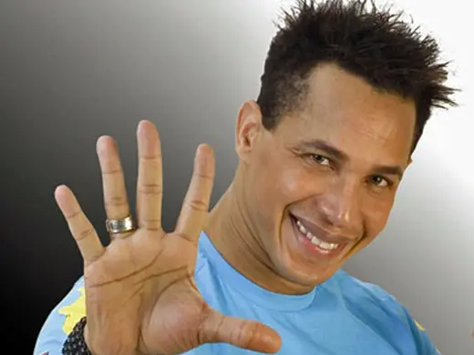 Jean Carlos celebra 29 años de carrera solista con un show inolvidable ...