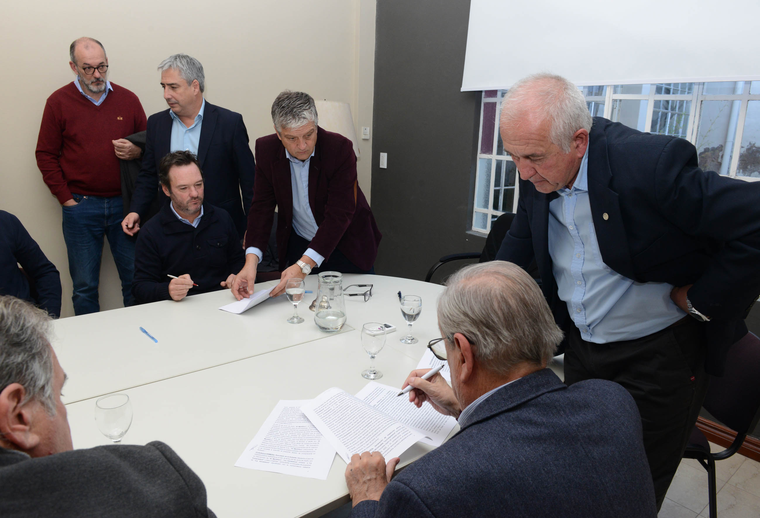 Sin sobresaltos y en un acto formal, Faro Verde compró en subasta ...