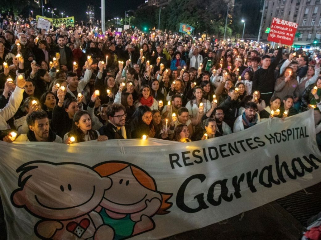 Profesionales del Garrahan realizaron la “Caminata de las Velas”