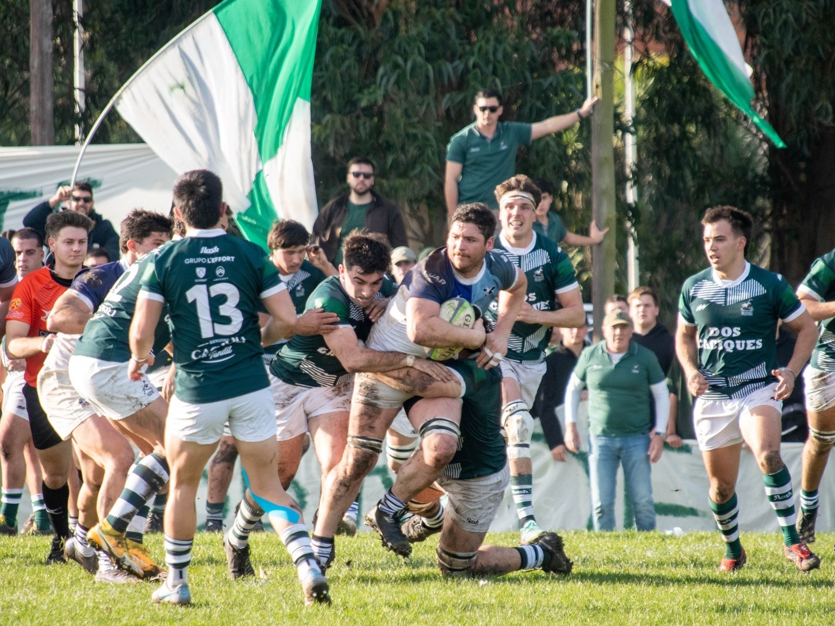 Los Cardos recibe a Los 50 para el clásico en Los Laureles