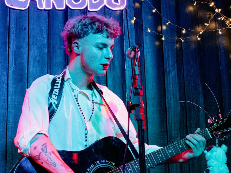 Kucka Johnston: nuevo nombre, nuevo sonido y la misma pasión por la música