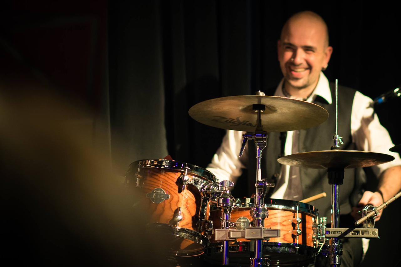 De tocar con Serrat al corazón de Tandil: el percusionista catalán que ...