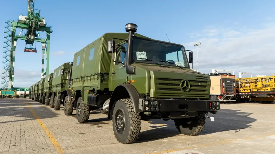 El Ejército Argentino adjudicó la compra de 400 camiones Mercedes-Benz ...
