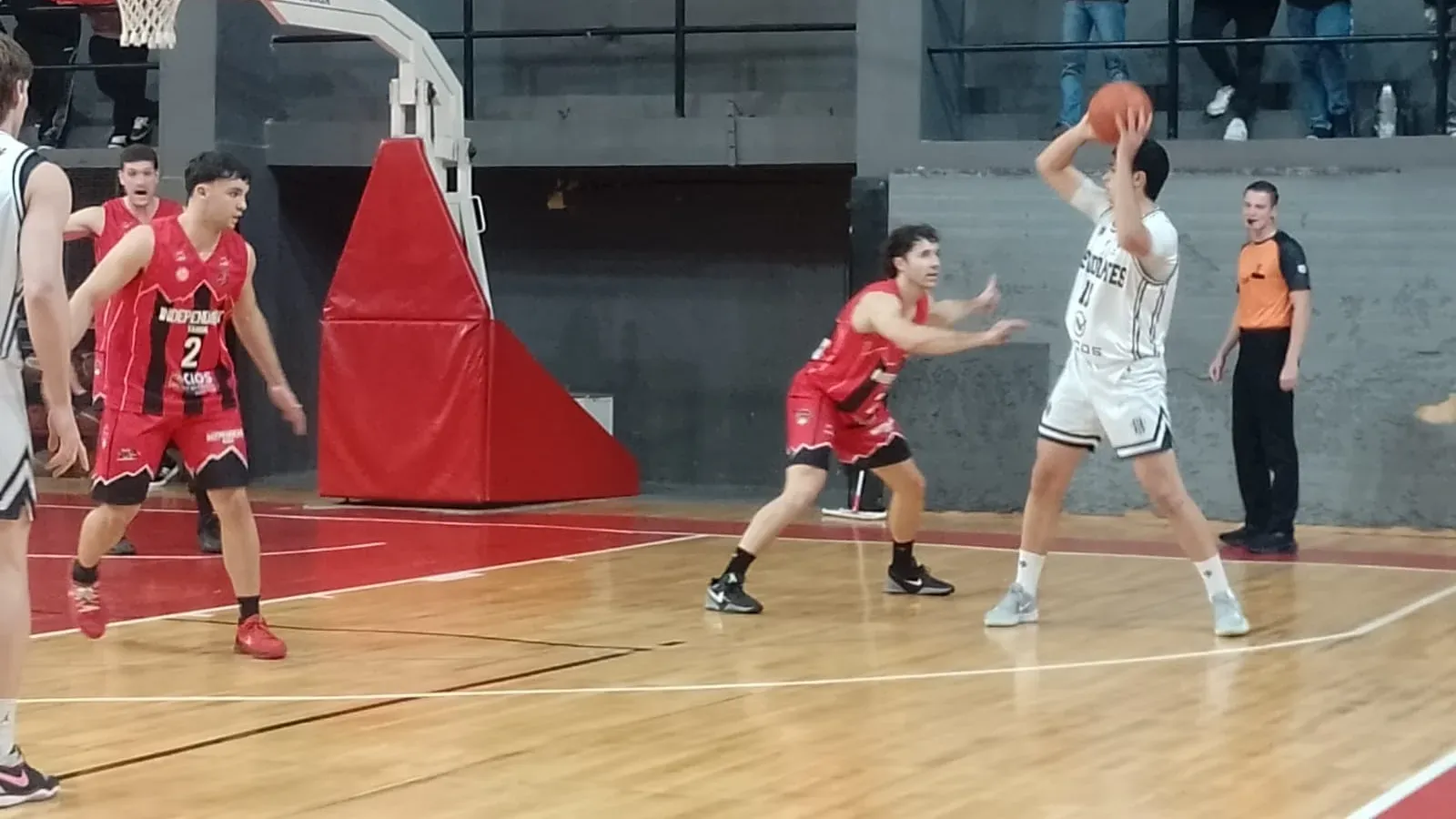 Independiente cerró la primera fase con un sólido triunfo y evitó el ...